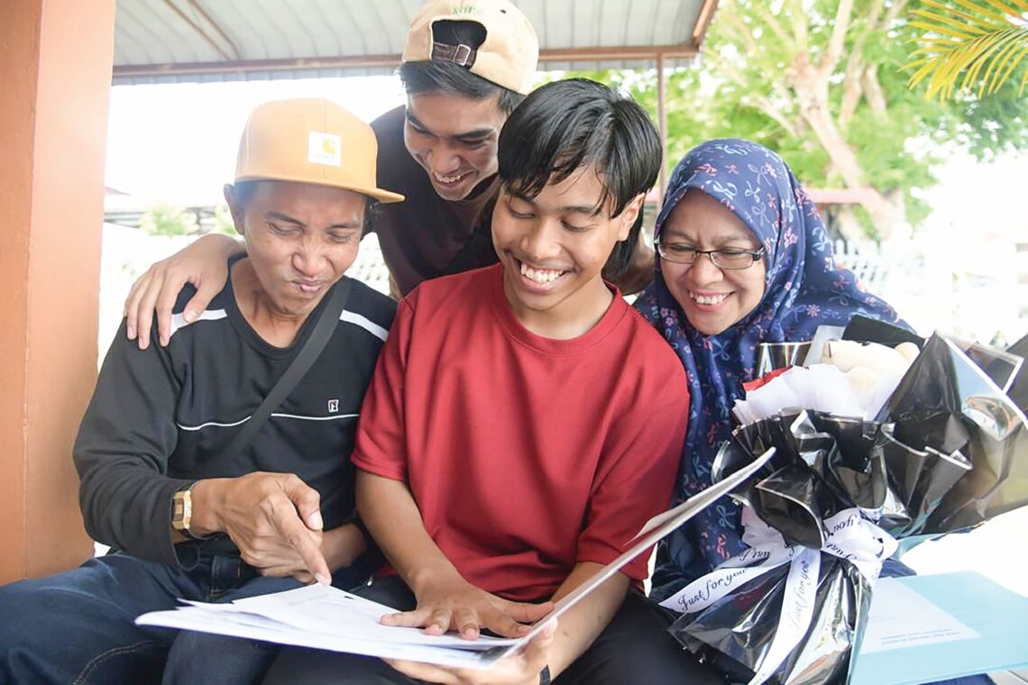 Anak penjaga stor baja raih 9A SPM