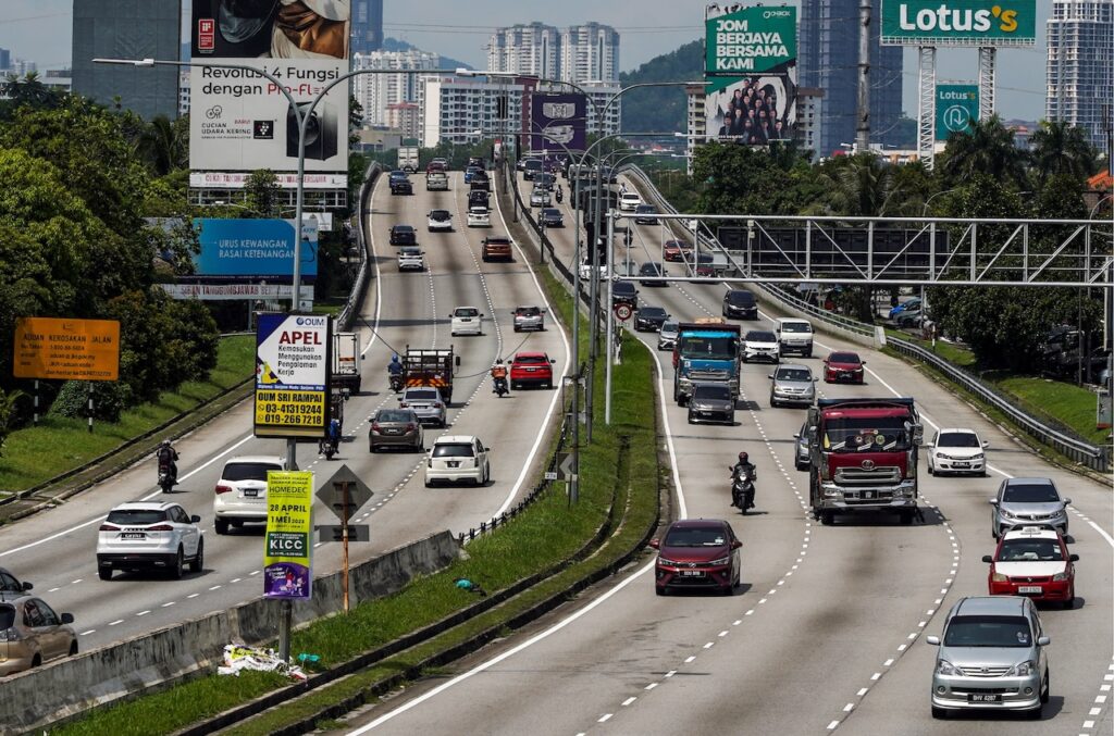 MRR2 arah Gombak ditutup penuh pada jam 10 malam
