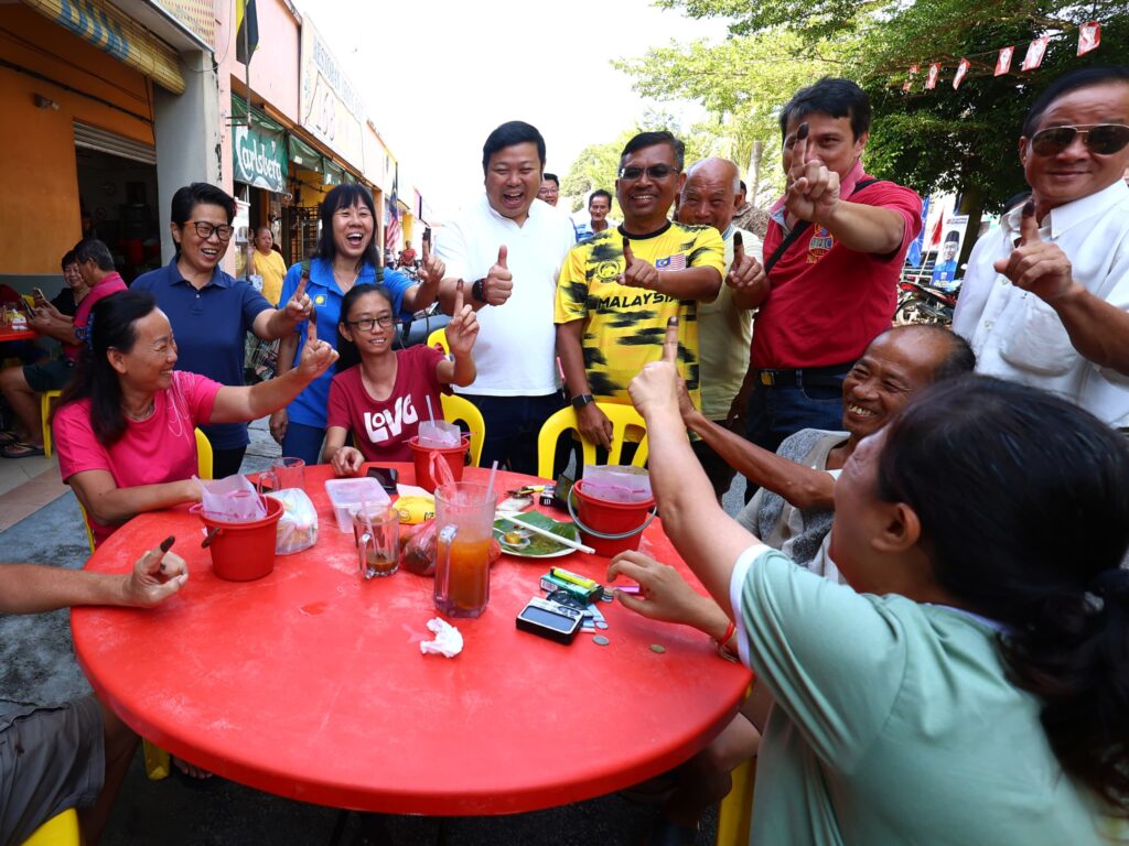 Mohamad Yusri mulakan tugas sebagai wakil rakyat - Utusan Malaysia