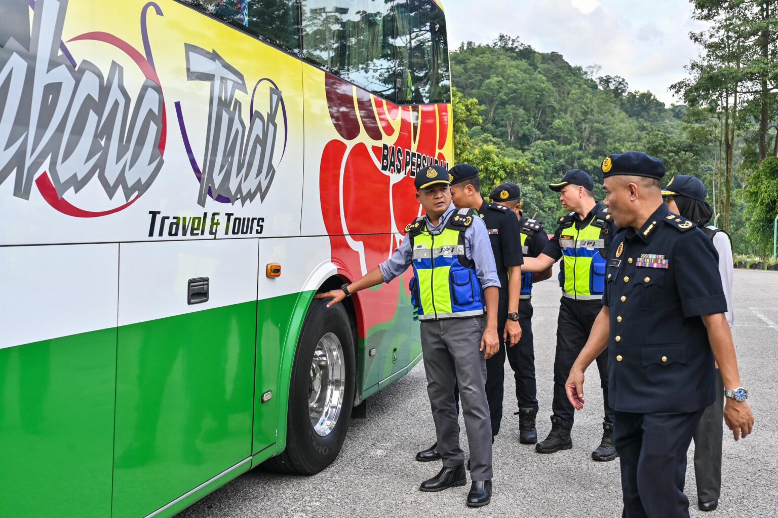 Pemandu bas ekspres bawa penumpang positif dadah morfin ditahan