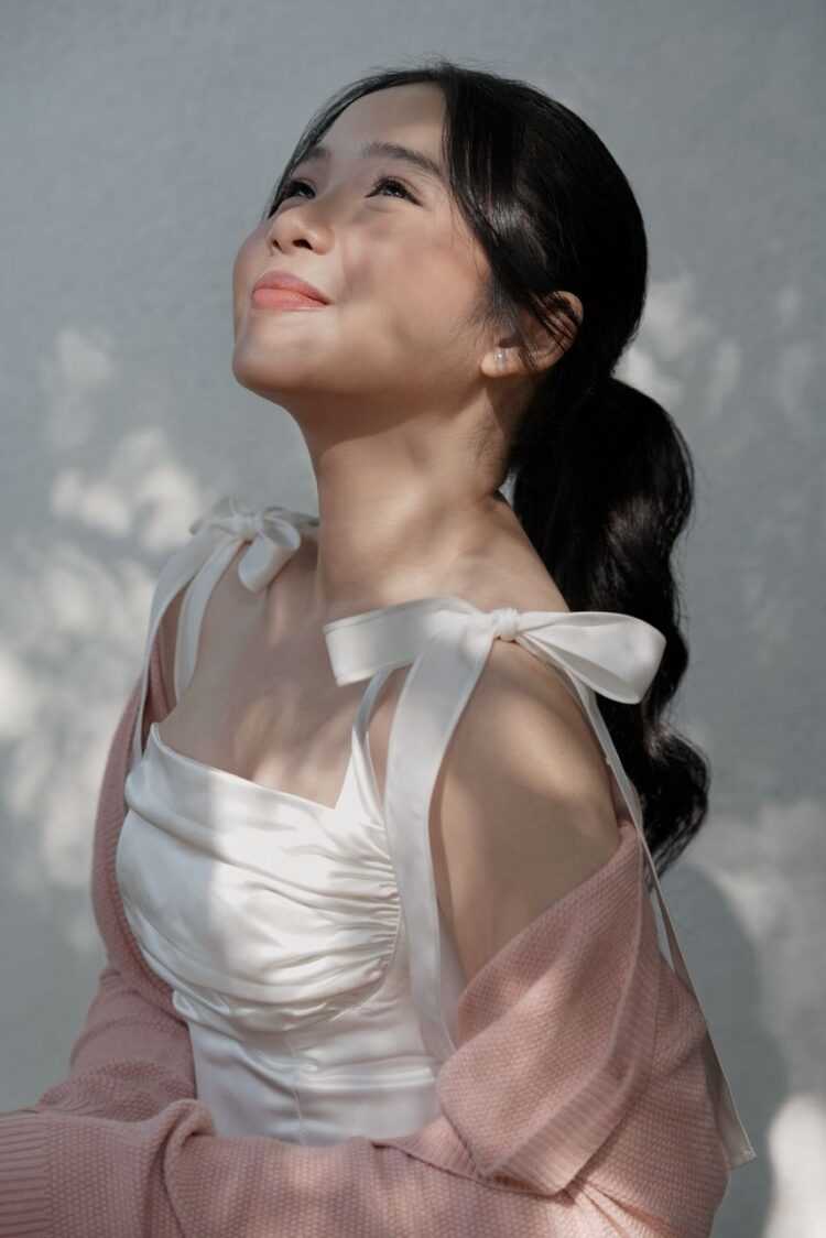 Aurelia Syaharani rasmi debut dengan lagu cinta penuh emosi - Utusan ...