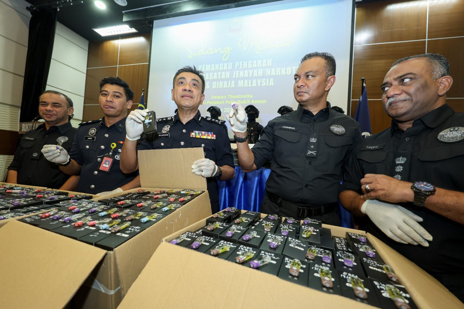 Guna sistem kawalan AI kesan vape berisi dadah menerusi kurier