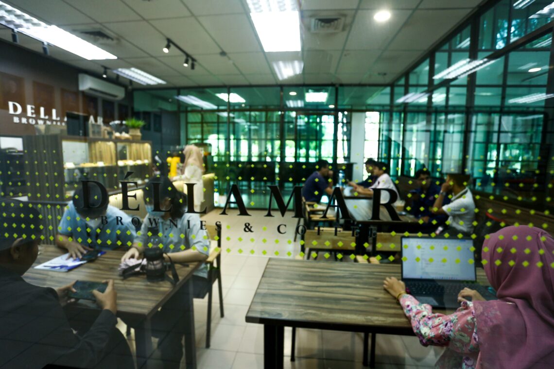 Taat setia lambang kesetiaan kepada raja