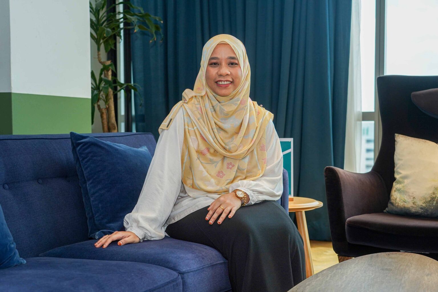 Nurul Ezzati santuni warga emas yang kesunyian