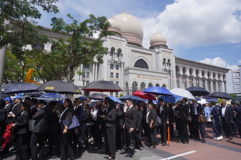 Lantik hakim bersih, dihormati antara tuntutan Majlis Peguam