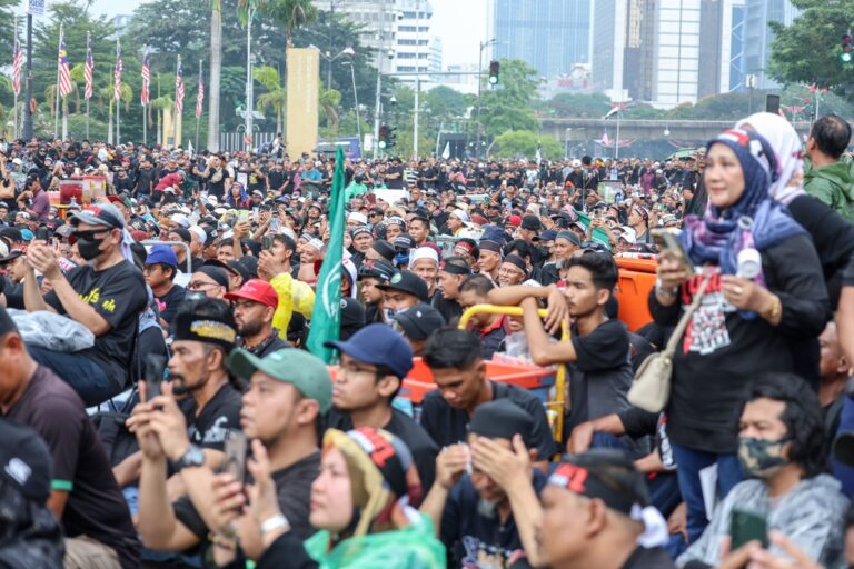 18,000 sertai Himpunan Turun Anwar - Polis