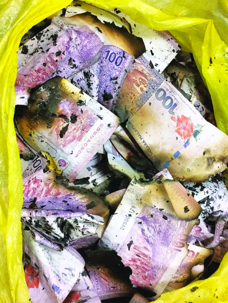 Bakar duit RM1 juta untuk lupus bukti rasuah