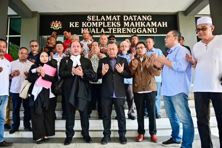 Mahkamah benar saman fitnah Ahmad Razif