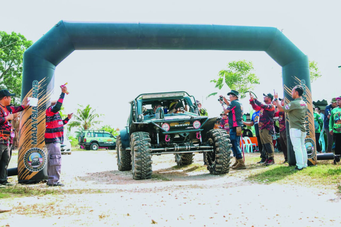 Pintu gerbang mercu tanda pertama Felda Bukit Sagu 2, 3