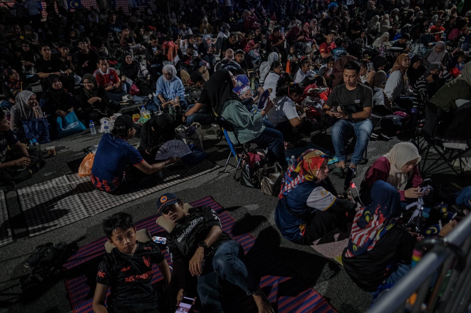 Jarak rumah hanya 5 km, tetap bermalam di Dataran Putrajaya