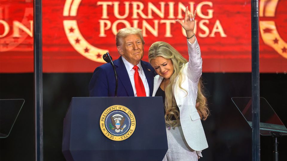 Trump puji Charlie Kirk dalam majlis memorial - Utusan Malaysia