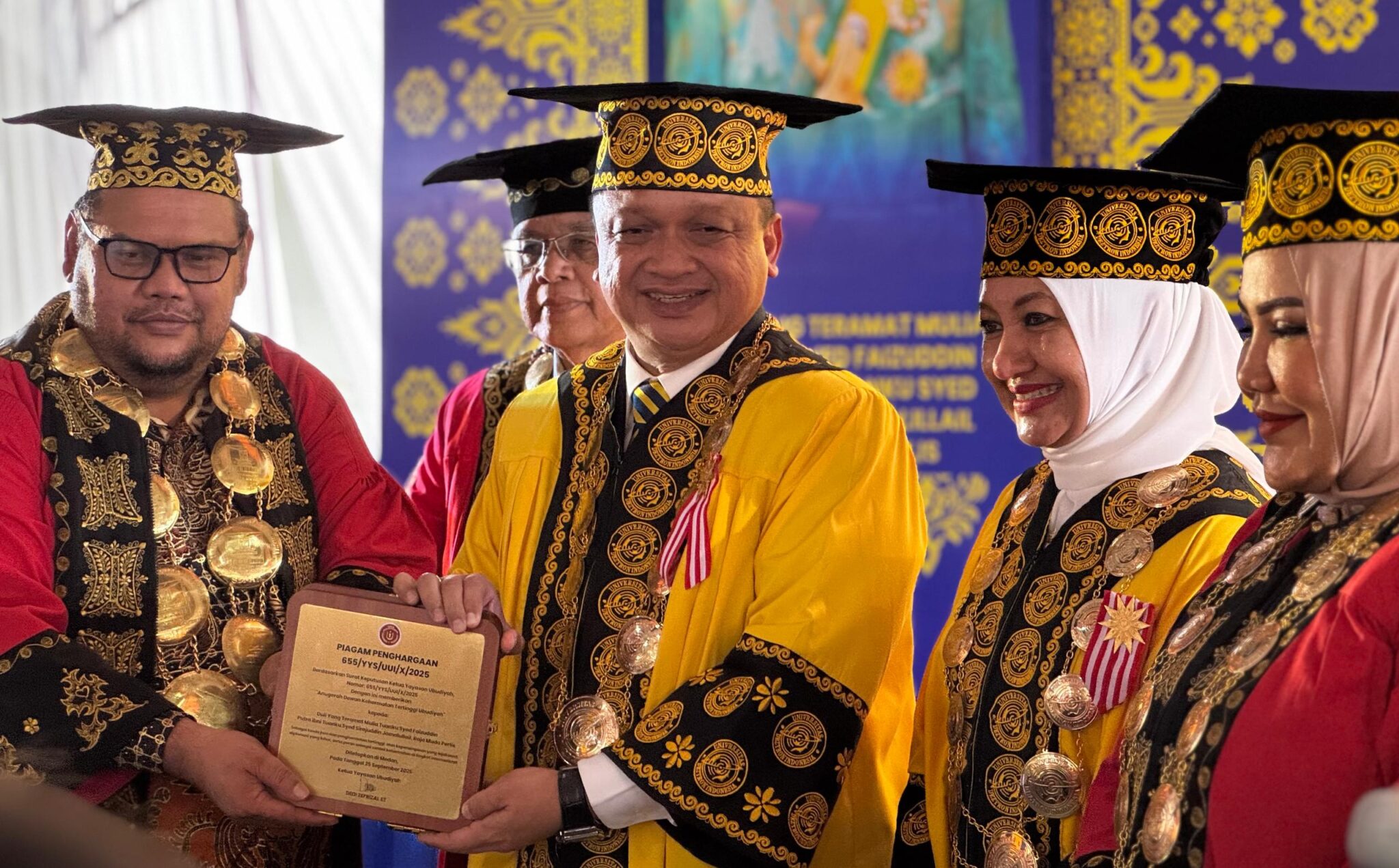 Raja Muda Perlis dan Raja Puan Muda Perlis terima Anugerah Dewan ...