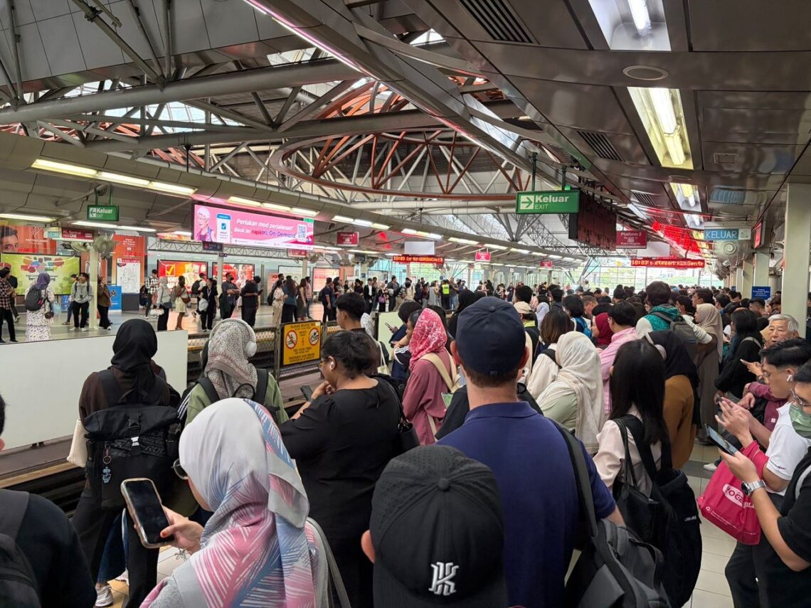 Dua stesen LRT laluan Kelana Jaya alami gangguan bekalan elektrik