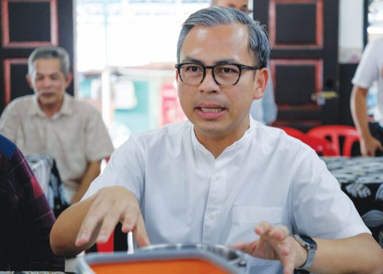 Kandungan langgar undang-undang, SKMM akan saman X - Fahmi