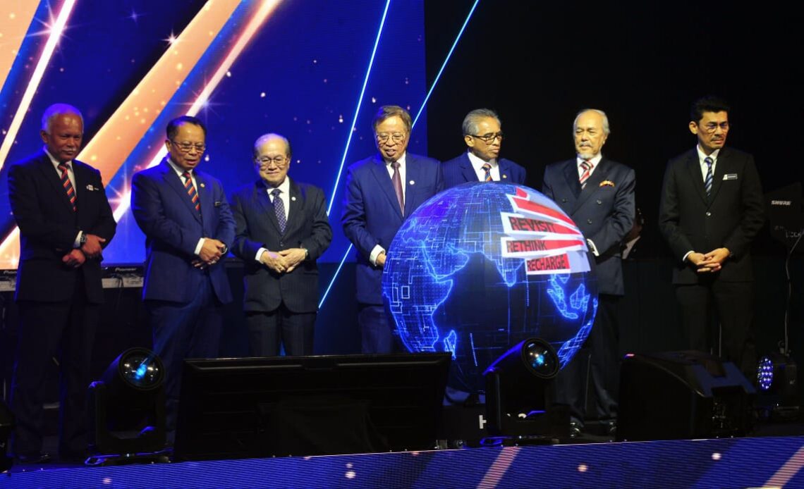 Sarawak mahu syarikat milik kerajaan beri sumbangan sepenuhnya - Utusan ...