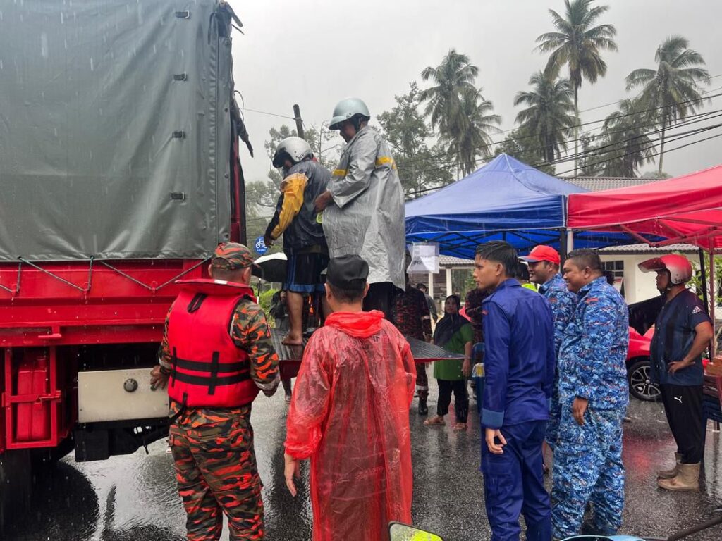 Banjir di Perlis makin buruk, 850 mangsa dipindahkan, Wang Kelian ...