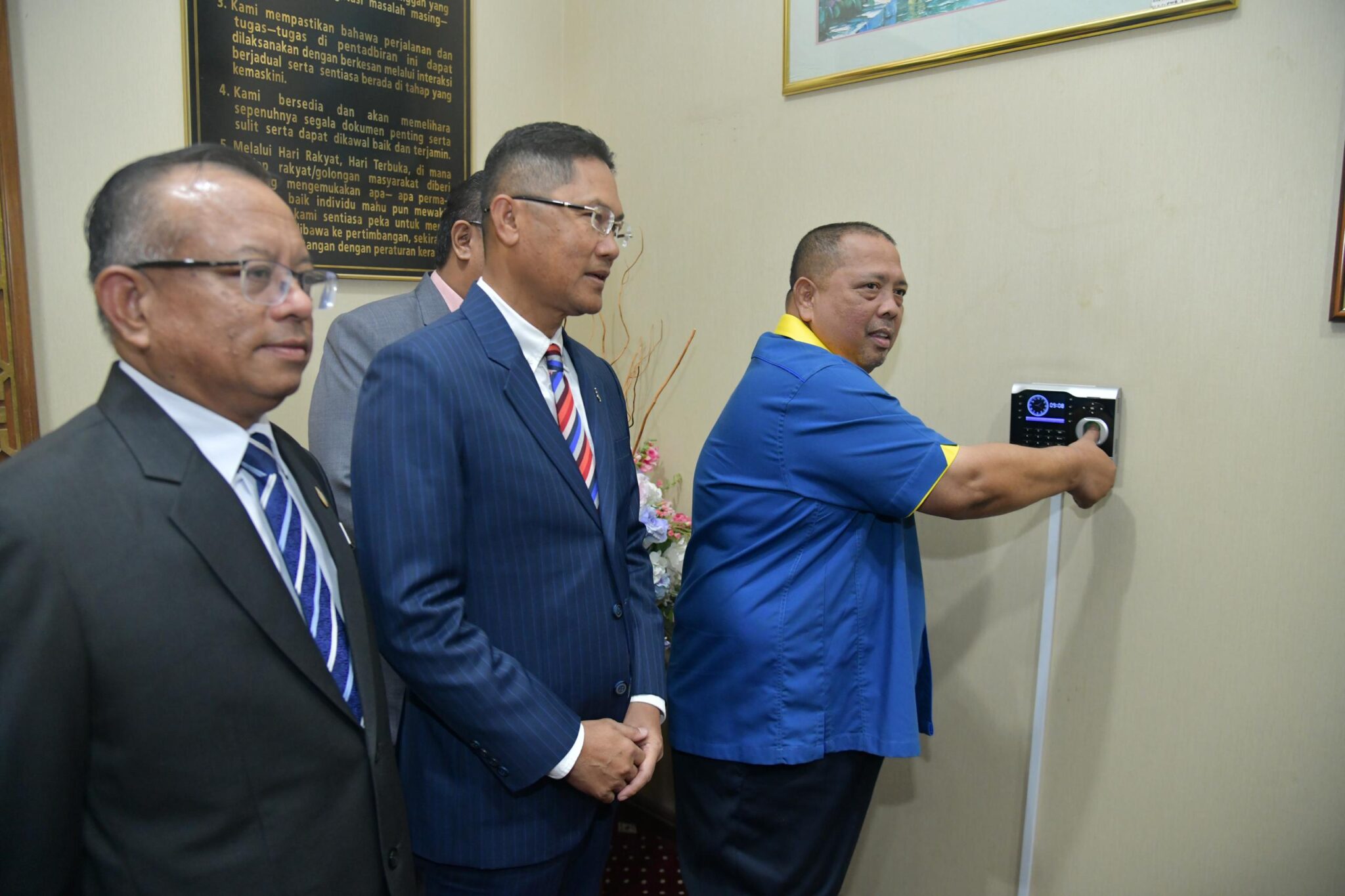 MB Perlis umum potong gaji RM3,000, exco RM1,500 setiap bulan