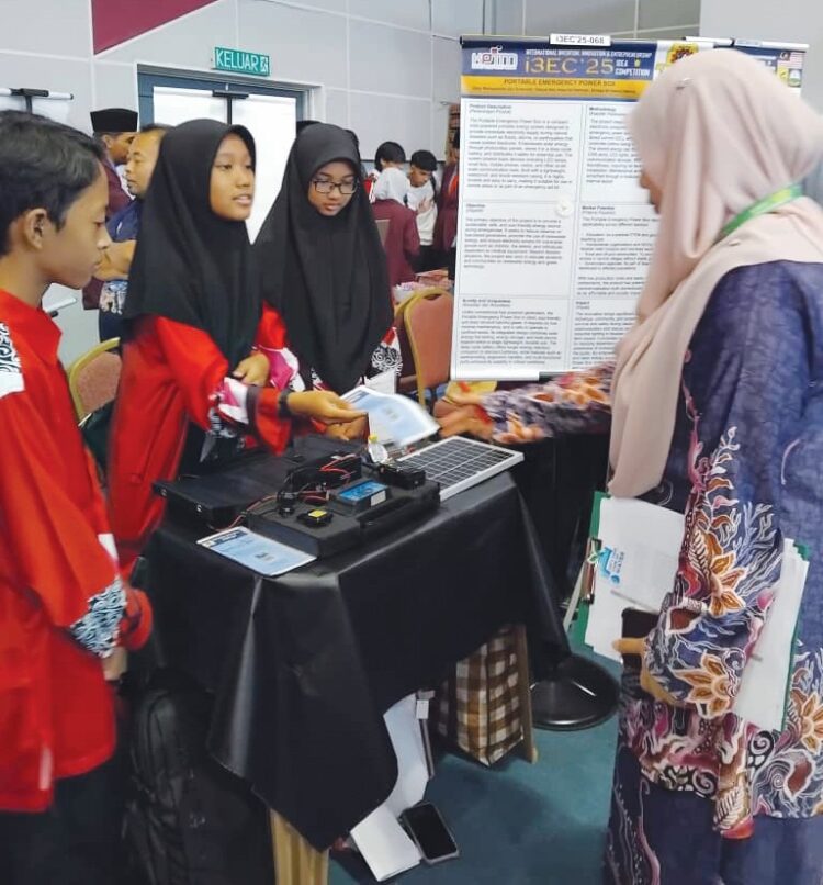 Bermodalkan RM100 pelajar MRSM Pekan hasilkan kotak tenaga