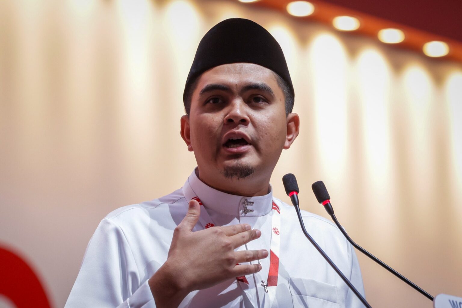 'Lebih ramai Akmal lahir lawan kamu' - Utusan Malaysia