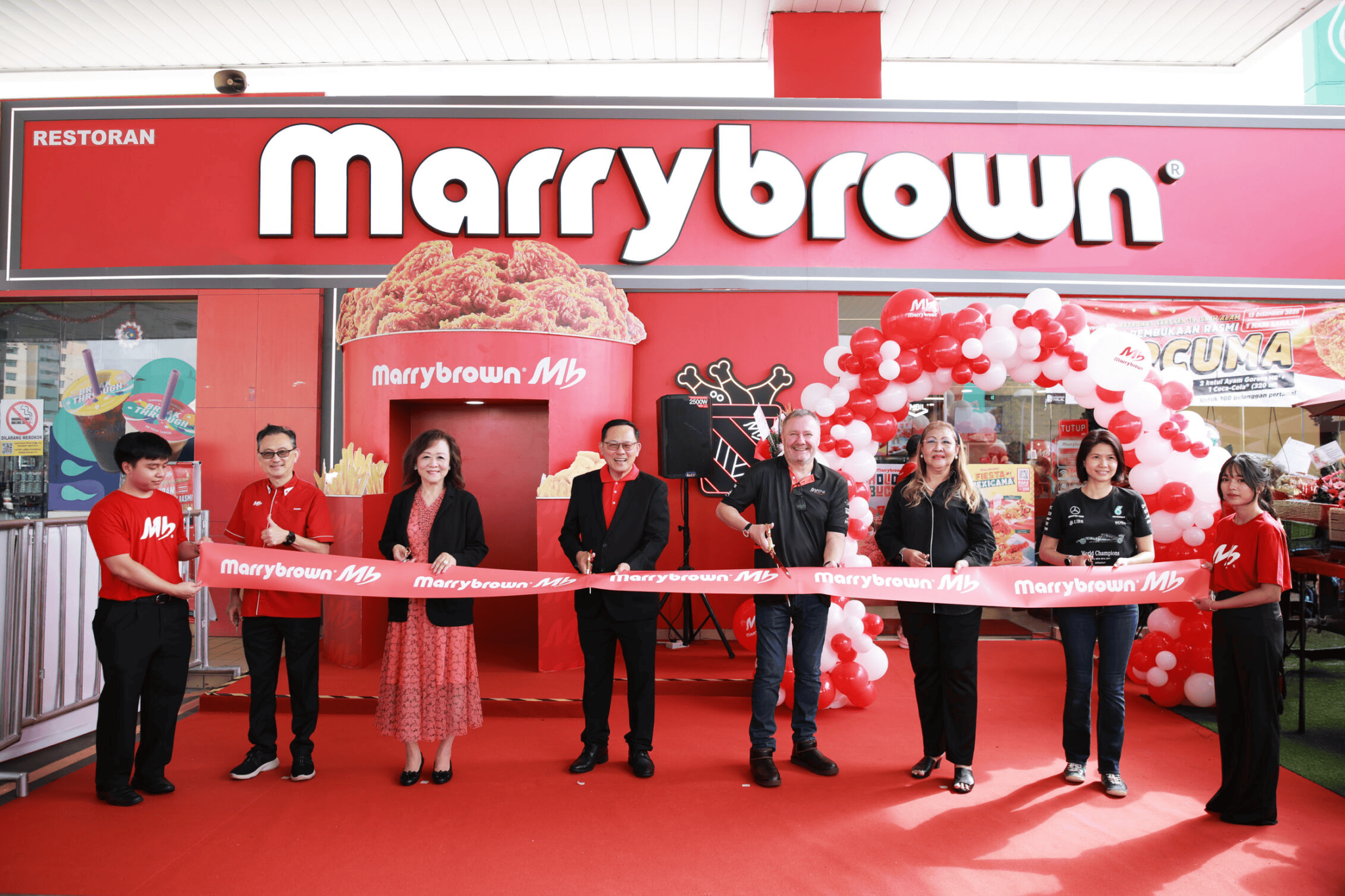 Marrybrown pandu lalu pertama dibuka di stesen Petronas Shah Alam ...