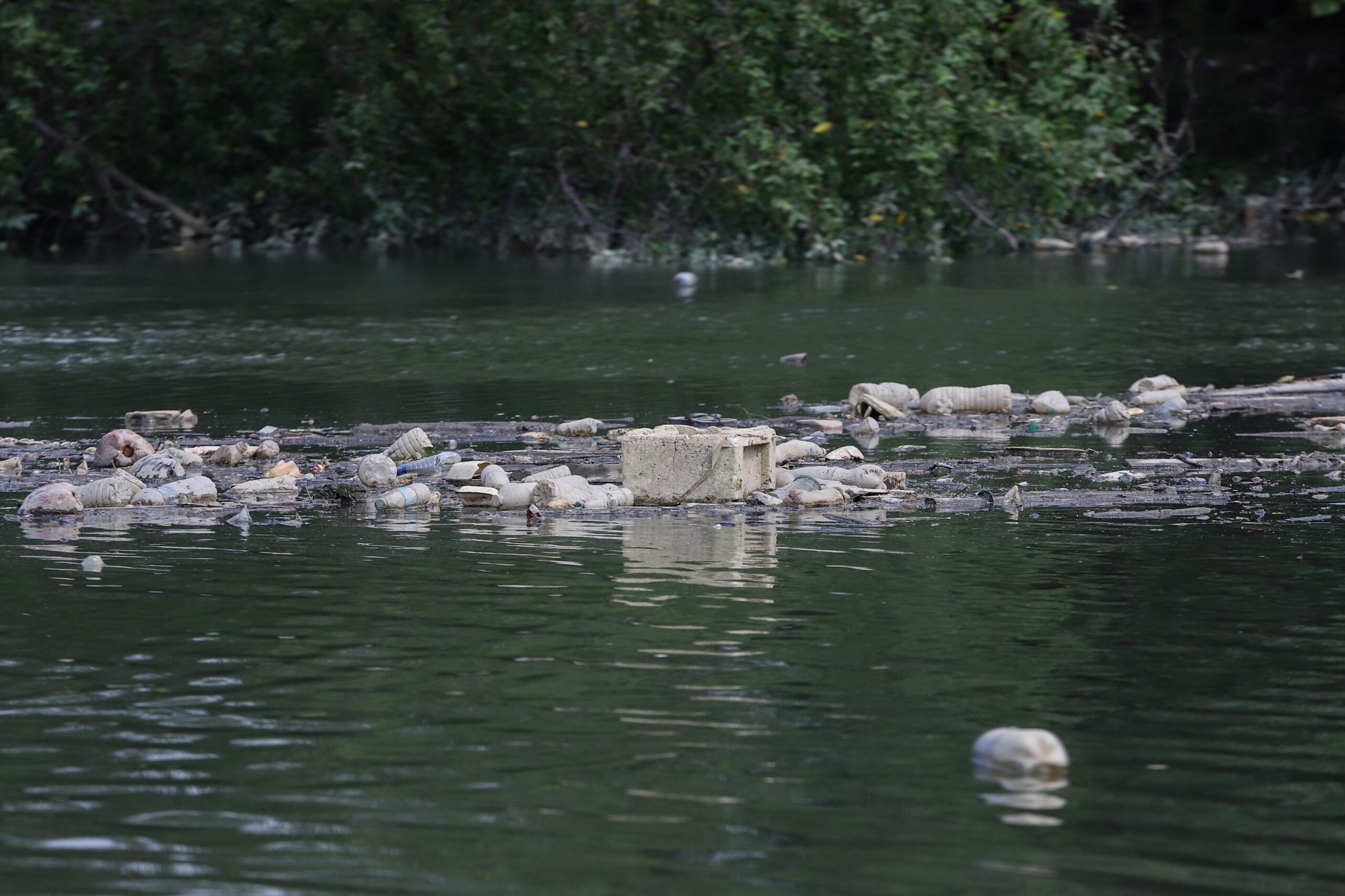 Pencemaran plastik ancam ekonomi biru