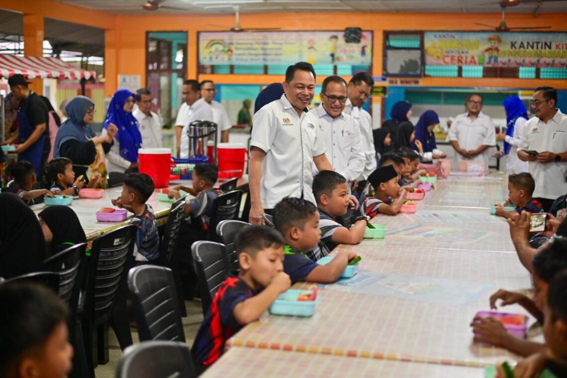 Bantuan awal persekolahan RM780 juta diagih minggu ini