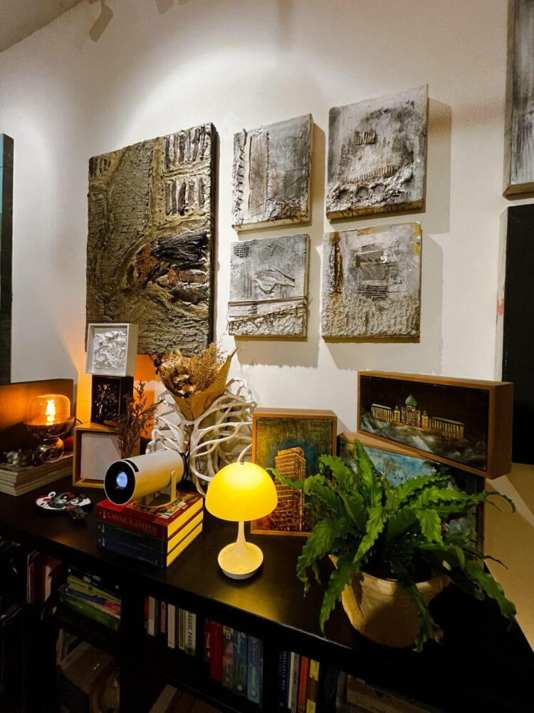 Menghuni rumah bersama seni
