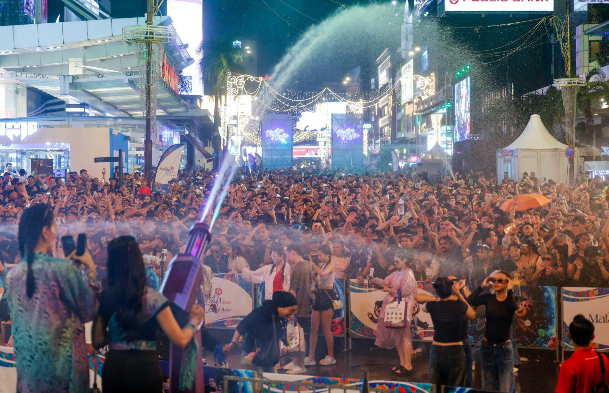 Rain Rave Water Music Festival buka ruang pergaulan bebas, keruntuhan ...