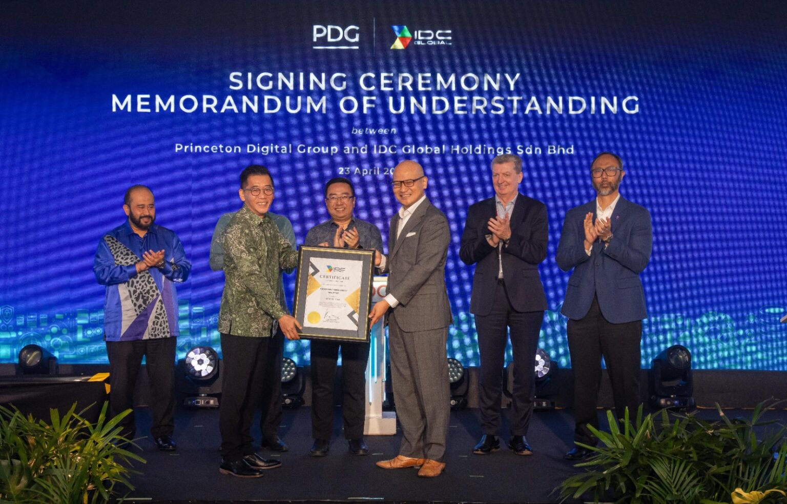Kerajaan Johor peneraju pusat data rendah karbon, teknologi CODE+ - MOSTI