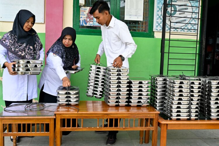 Prabowo pecat ketua program makanan percuma