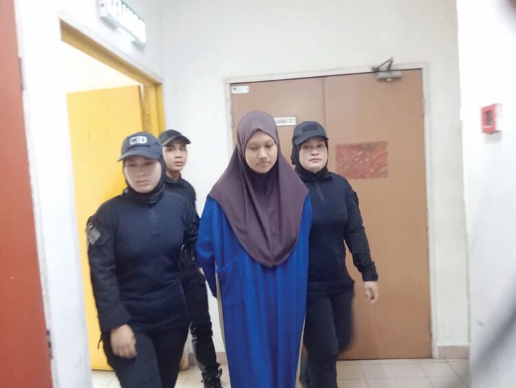 Wanita mengaku salah buang bayi baru lahir dari tingkat 10