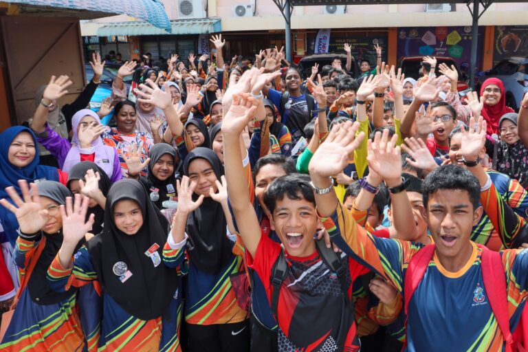 Lindungi anak bukan sekadar sekat akaun media sosial