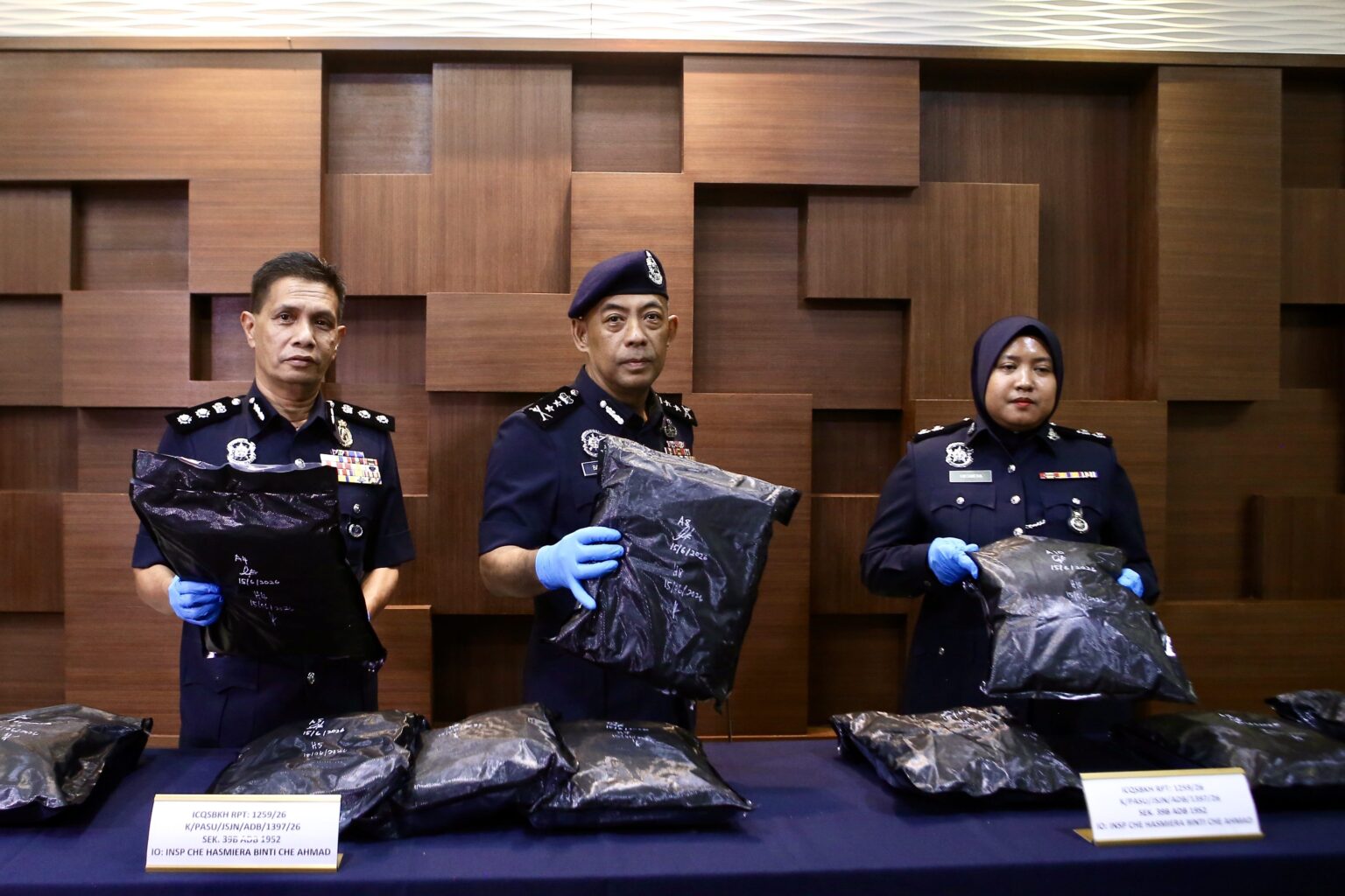 Pelajar IPTS terima upah RM4,000 jadi 'transporter' bunga ganja