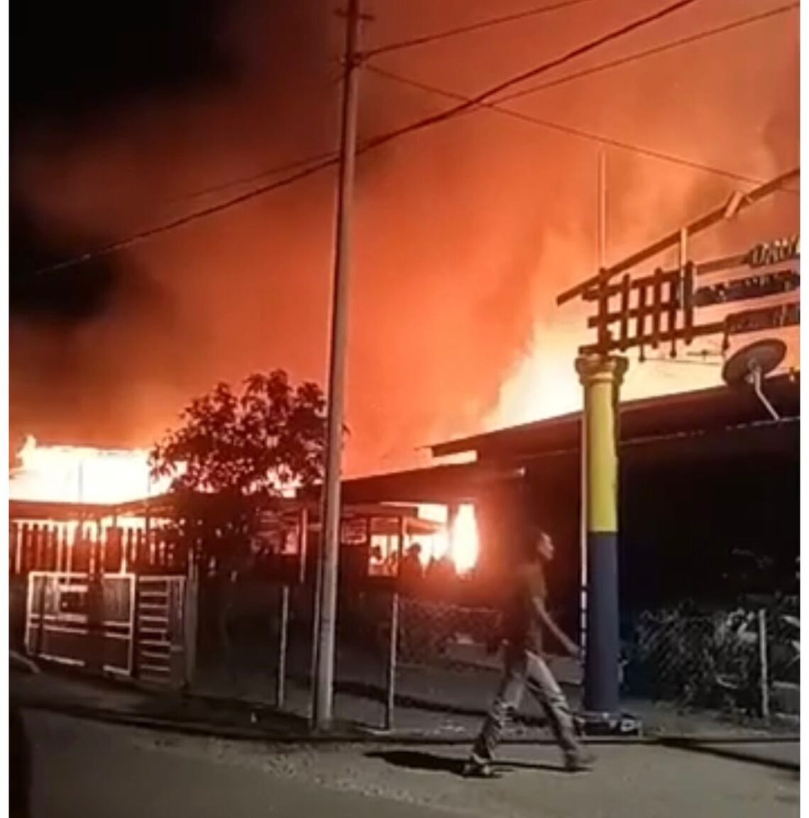 Lapan rumah musnah dijilat api di Kampung Seberang Alor