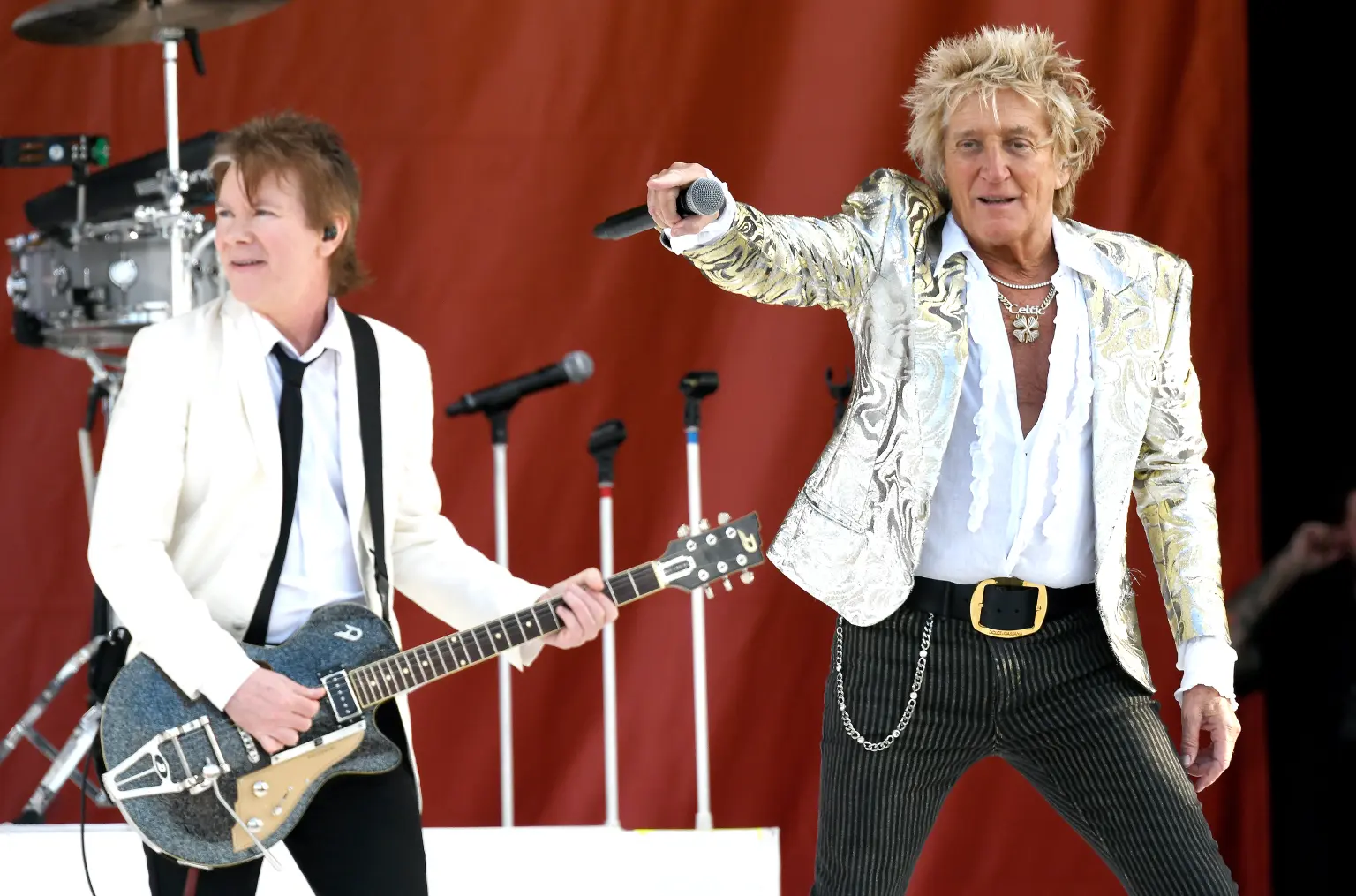 Gara-gara jangkitan sinus, Rod Stewart batal konsert - Utusan Malaysia
