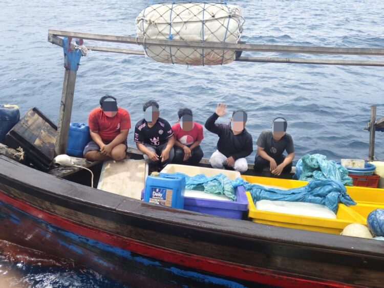 Maritim tahan vesel nelayan asing, sita sangkar ikan tanpa lesen