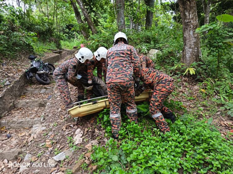 Lelaki maut motosikal terbabas dalam gaung - Utusan Malaysia