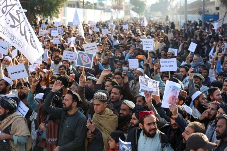 Bakar al-Quran: UK sekat perjalanan Rasmus Paludan