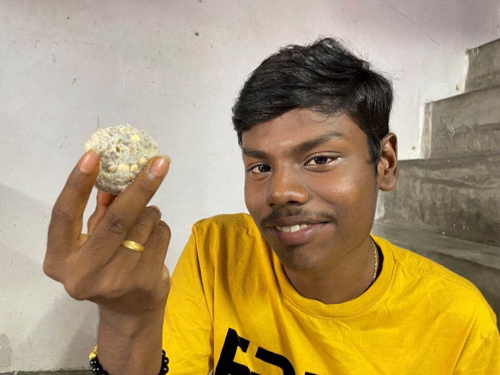 Kallu urundai gamit nostalgia Deepavali