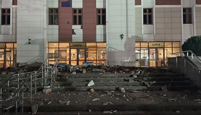 Gempa bumi 6.1 skala Richter gegar Turkiye Gempa bumi 6.1 skala Richter gegar Turkiye