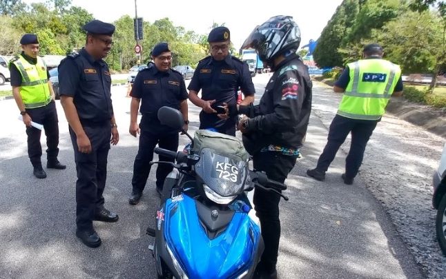 Pemandu potong barisan paling ramai disaman di Melaka - Utusan Malaysia