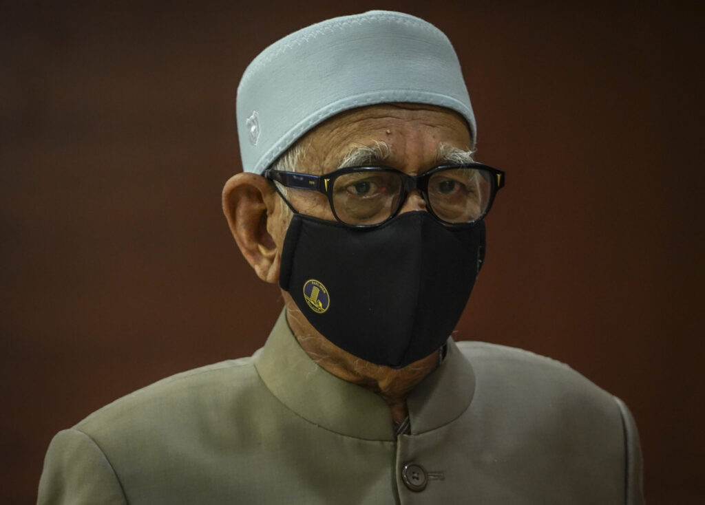 Hadi Awang: Terus berdoa supaya dipelihara daripada musibah - Utusan ...