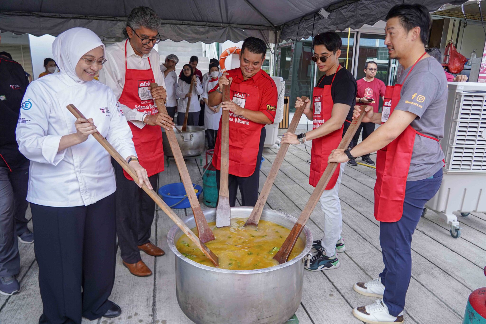 Adabi kongsi resipi bubur lambuk