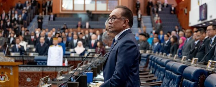 Selesai angkat sumpah, Anwar ikrar terus bekerja sesungguhnya