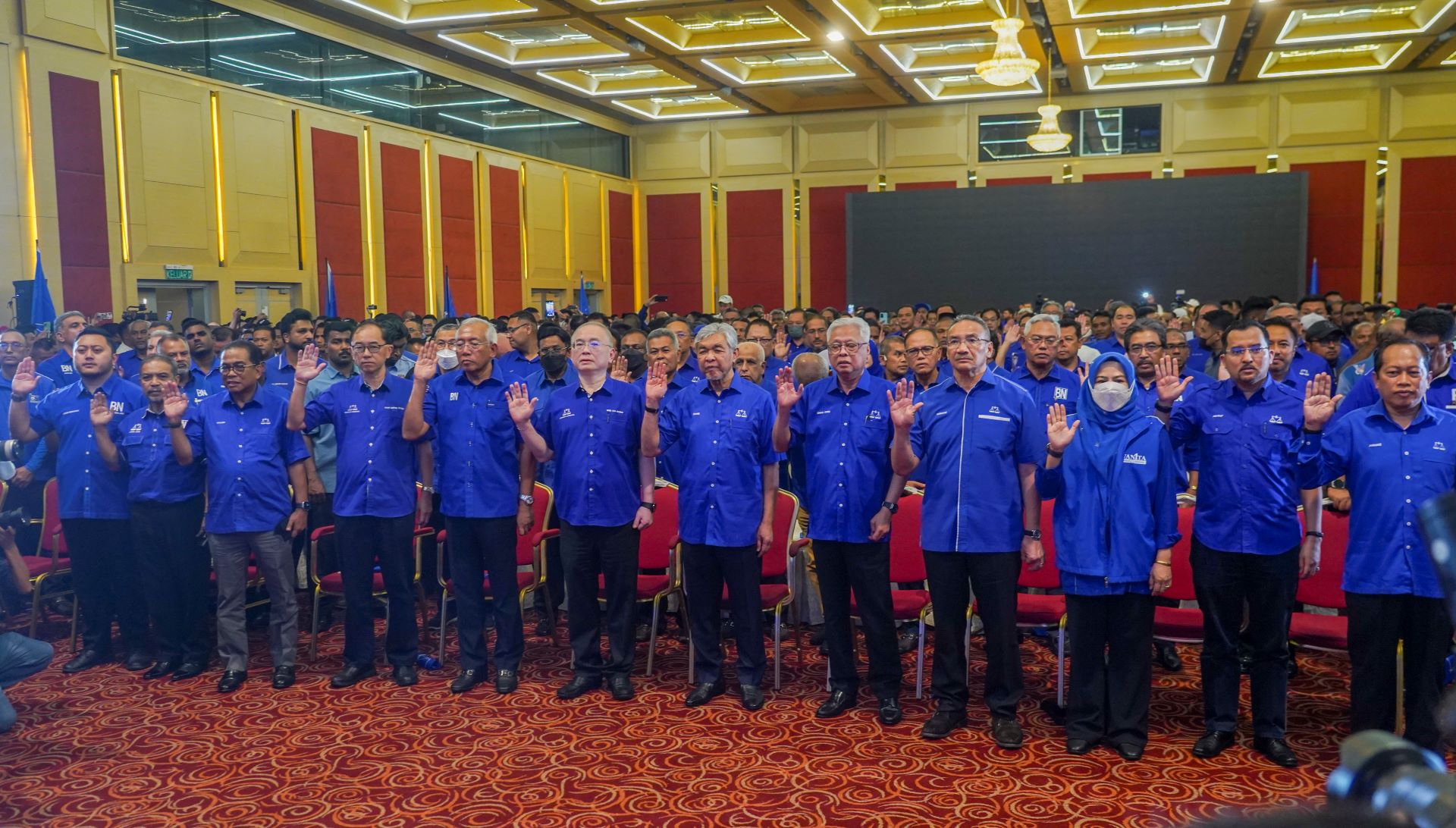 Muka baharu kembalikan keyakinan rakyat Muka baharu kembalikan keyakinan rakyat