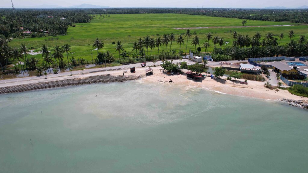 Ban Pecah dulu sawah kini laut