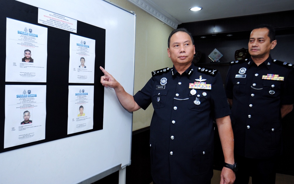 Pelaburan tidak wujud di Facebook, empat lelaki diburu - Utusan Malaysia