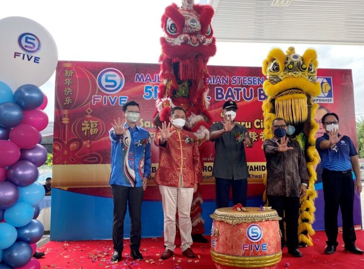 Five Petroleum sasar buka 100 stesen minyak di luar bandar - Utusan ...