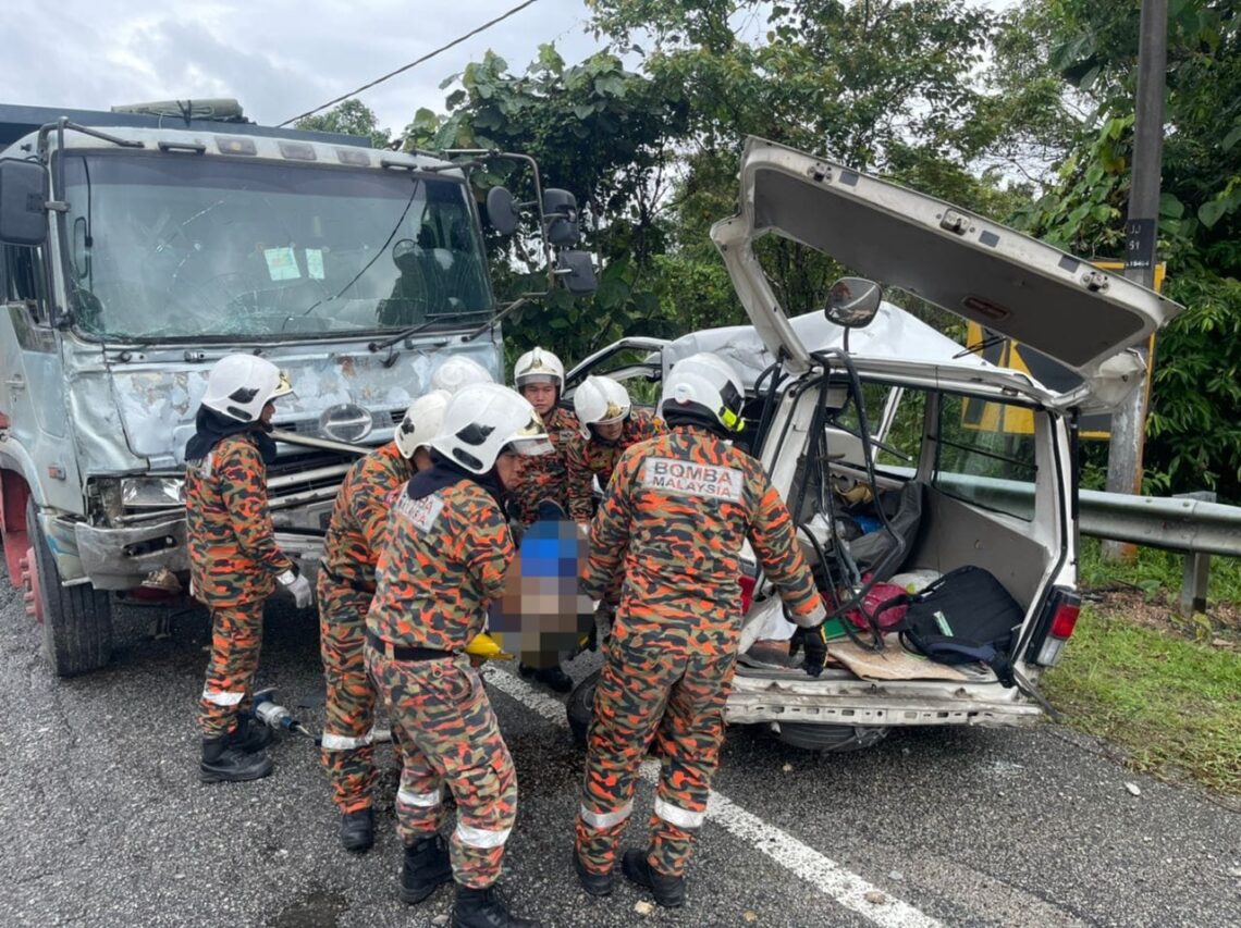 Lelaki Singapura maut tersepit dalam kemalangan van dan lori - Utusan Malaysia