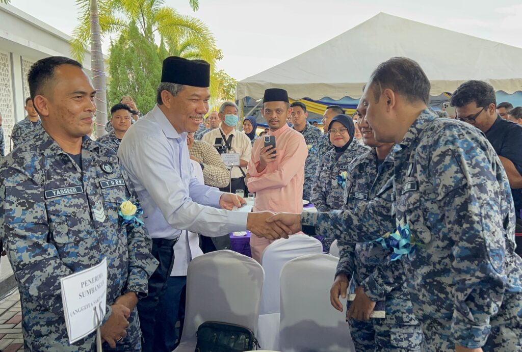 Menteri Pertahanan berbuka puasa bersama warga TUDM di Pangkalan Udara ...